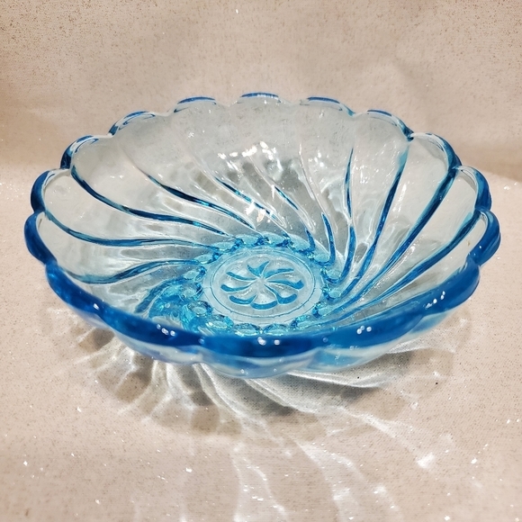 Hazel-Atlas | Accents | Vintage Hazel Atlas Blue Capri Glass Bowl 5 ...